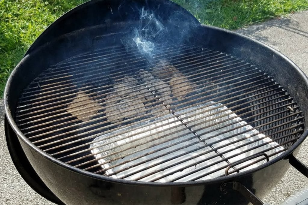How To Use A Charcoal Smoker In 11 Strategic Steps [With Pictures ...